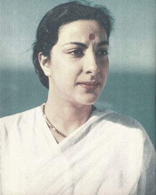 Nargis - Lady in White - Silhouette Magazine